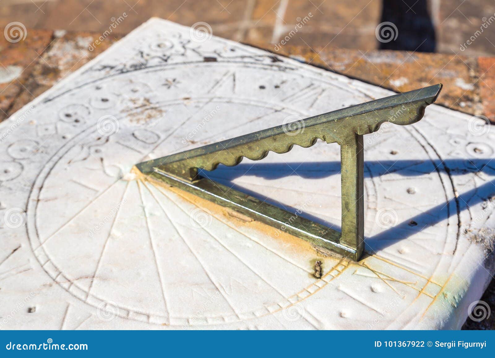 Reloj De Sol Antiguo En Evora, Portugal Foto de archivo - Imagen de ...