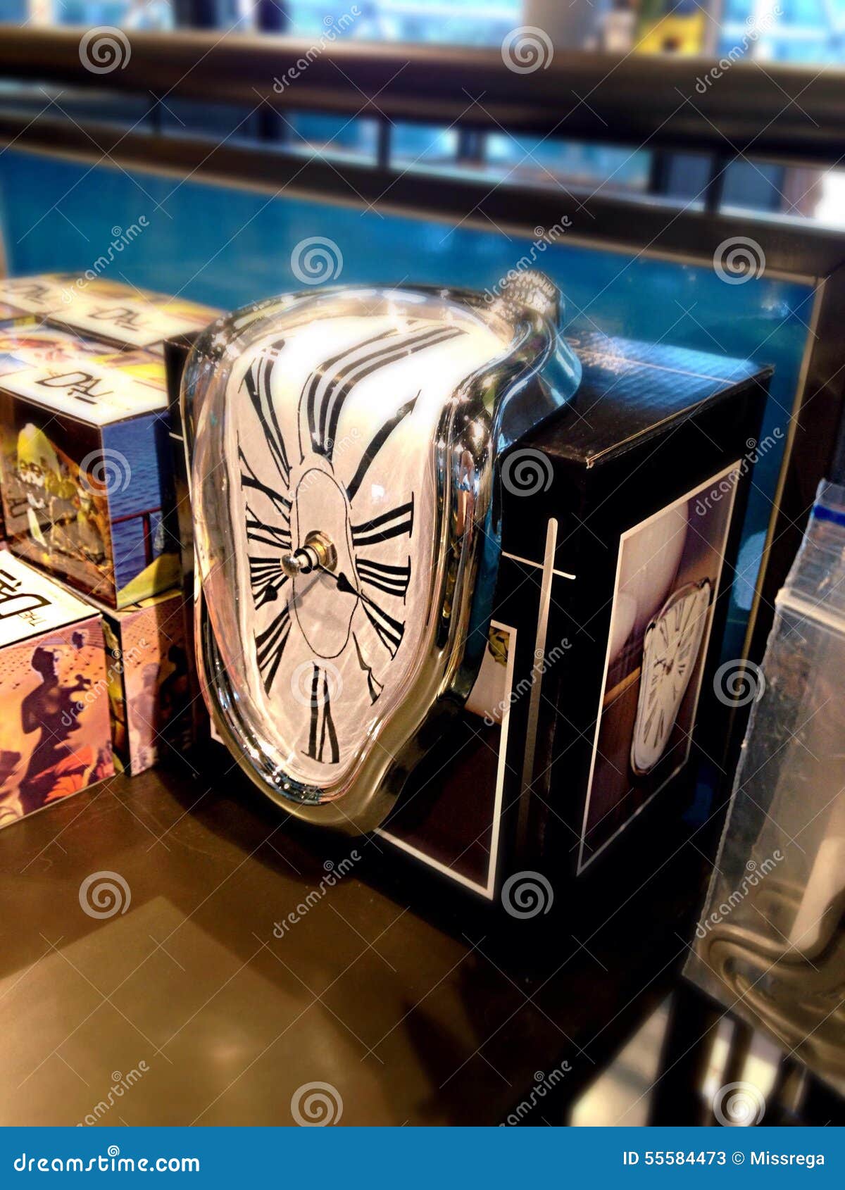 Reloj derretido foto de archivo editorial. Imagen de salvador - 55584473