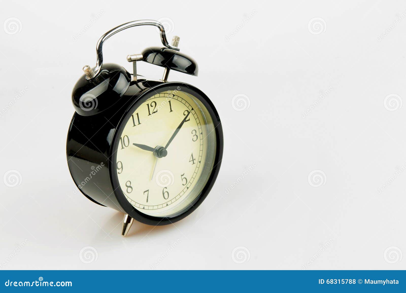 Reloj en blanco foto de archivo. Imagen de metal, reloj - 68315788