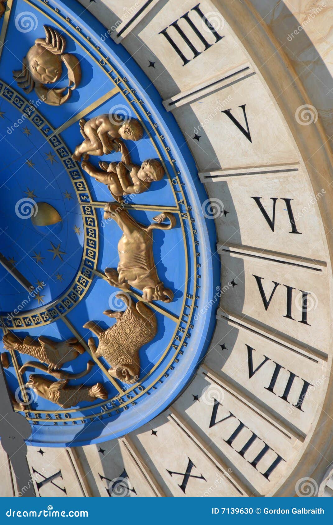 Reloj romano foto de archivo. Imagen de ovejas, arte, romano - 7139630