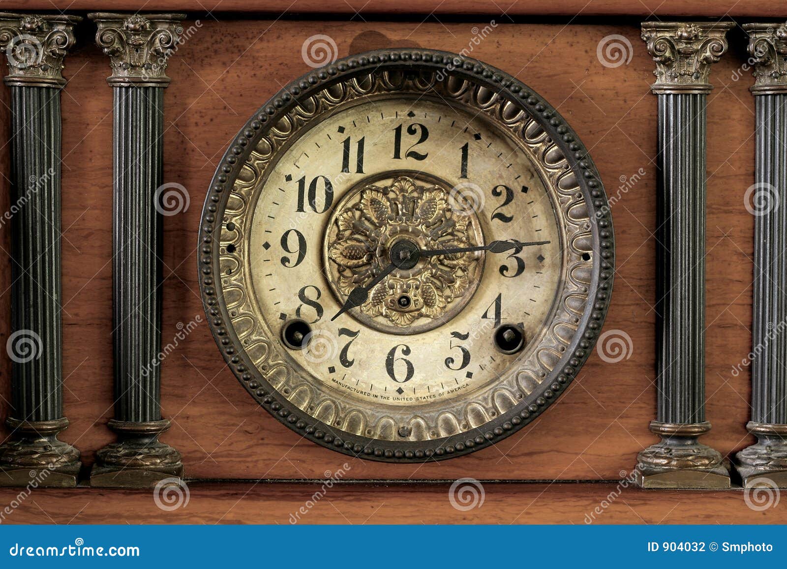 Reloj viejo foto de archivo. Imagen de minuto, prisa, hora - 904032