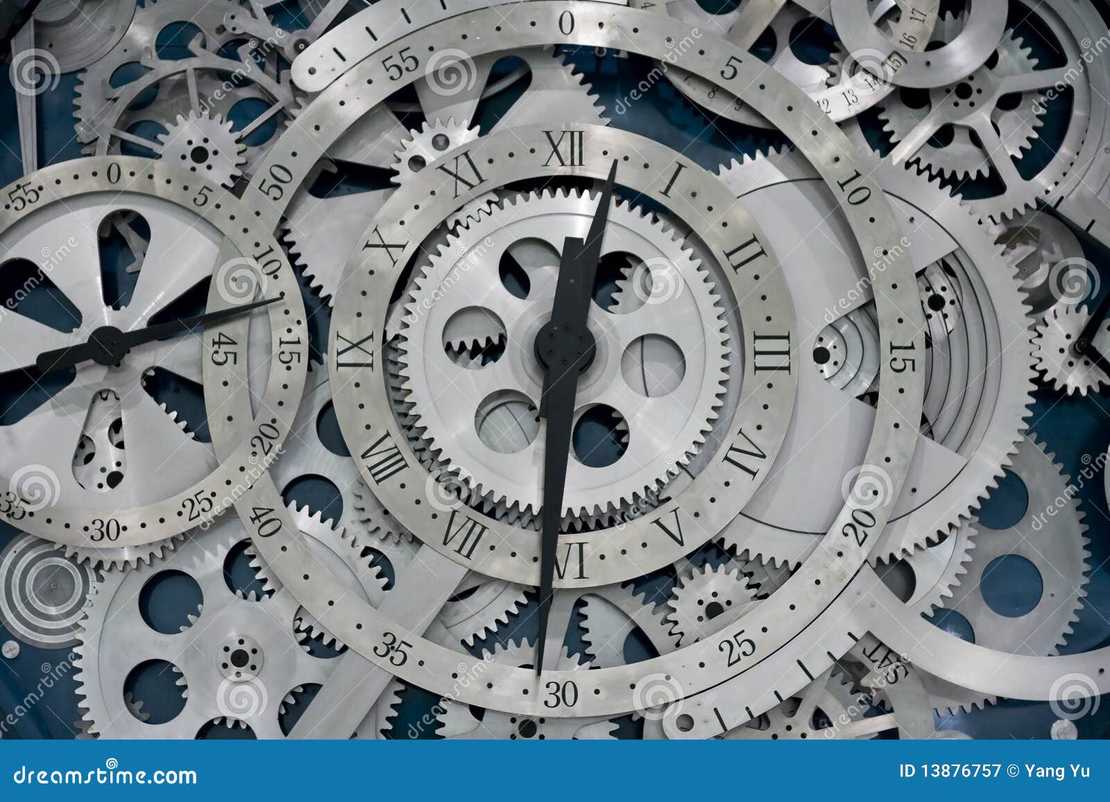 Reloj y engranajes imagen de archivo. Imagen de engranaje - 13876757