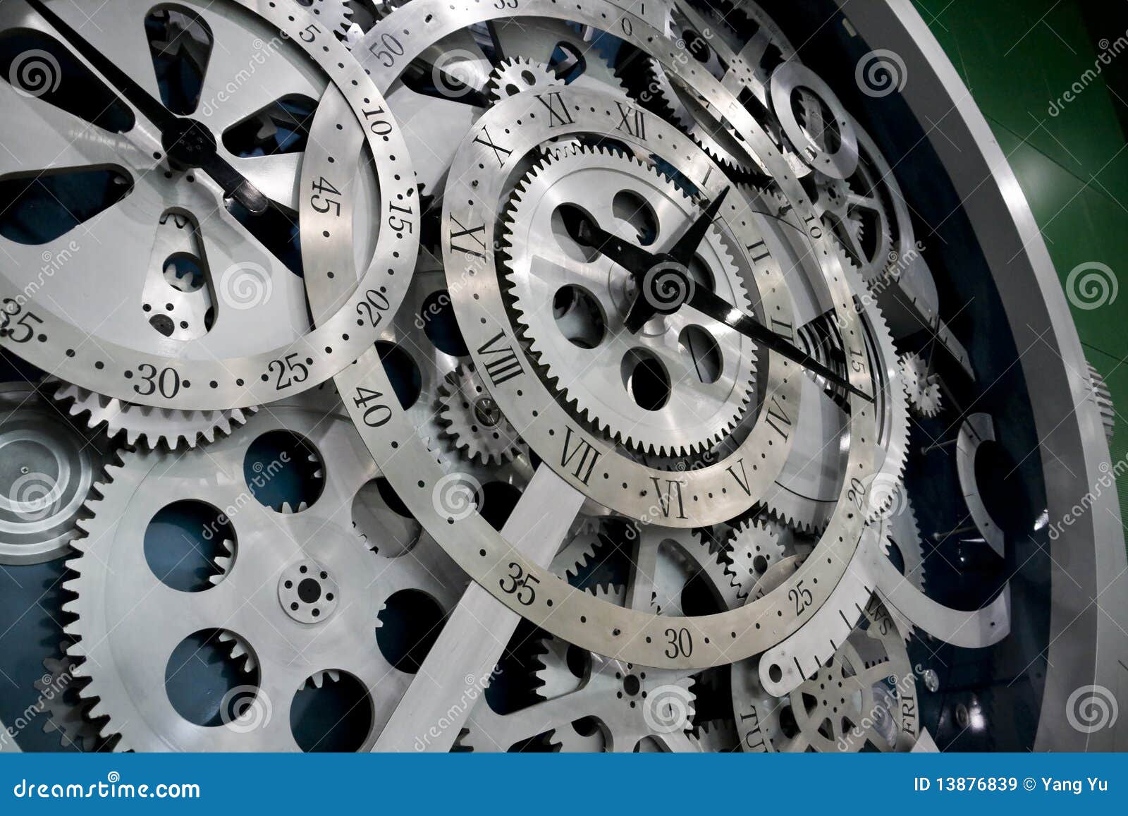 Reloj y engranajes imagen de archivo. Imagen de adentro - 13876839