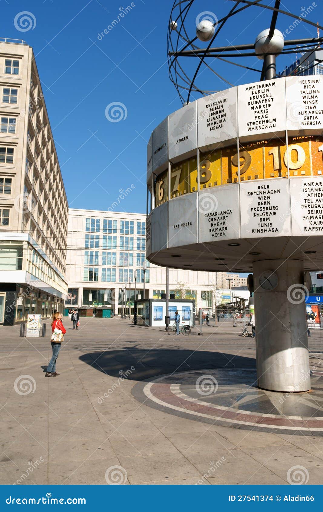 Relógio Atómico Em Alexander Platz Berlim Imagem De Stock Editorial Imagem De Dado Moderno
