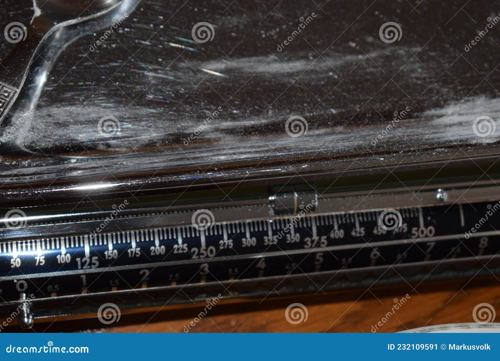 350 grams shown on a scale stock image. Image of remaining - 232109591