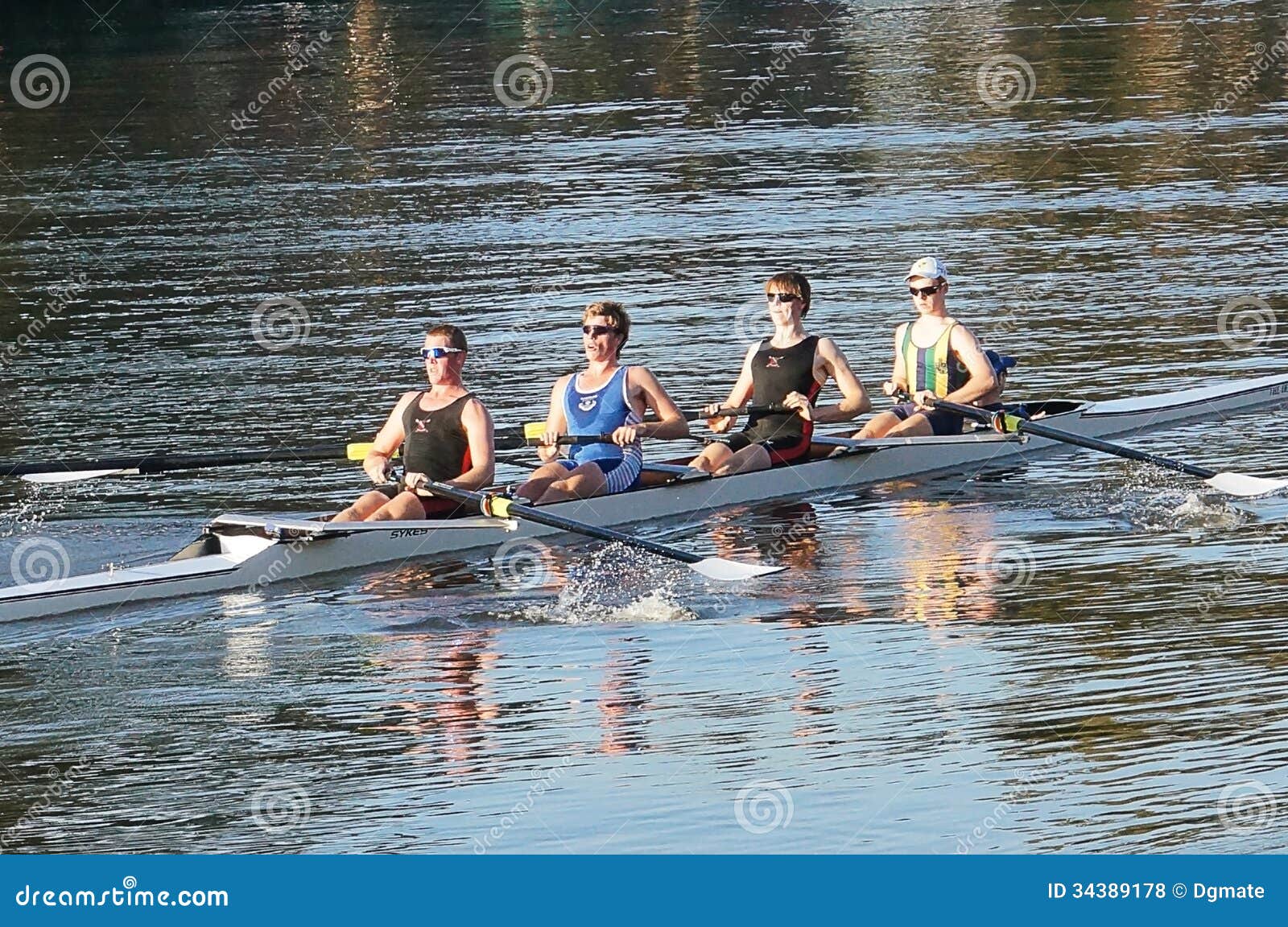 Remar al equipo foto de archivo editorial. Imagen de atletas - 34389178