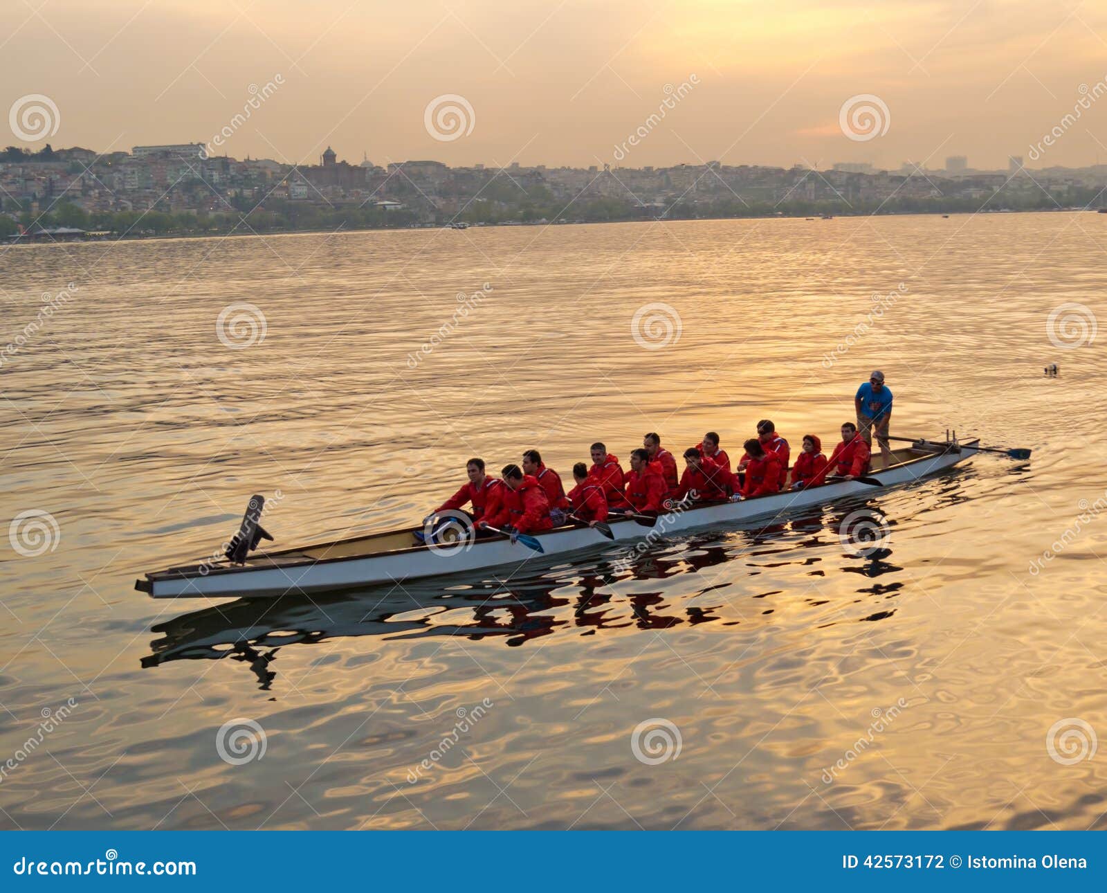 Remar al equipo fotografía editorial. Imagen de color - 42573172