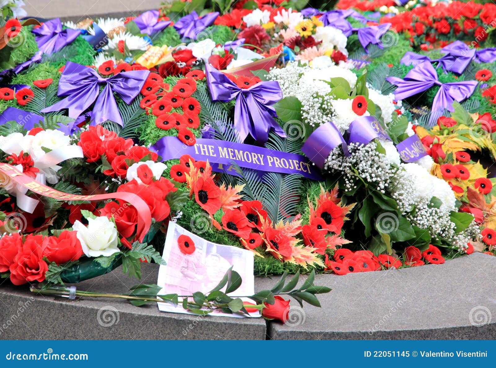 Remembrance Day Memorial editorial image. Image of ceremony - 22051145