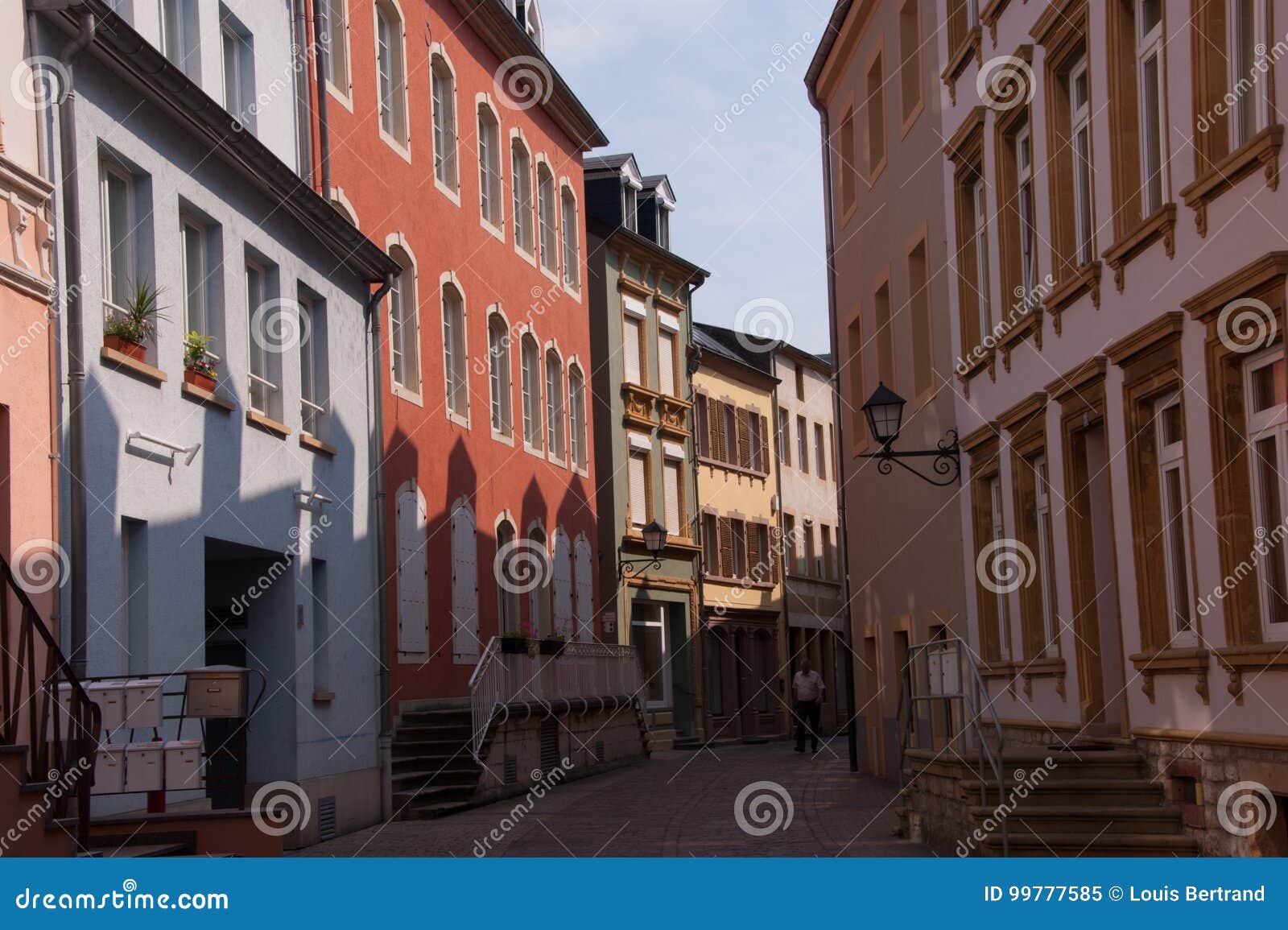 Remich, Luxemburg redactionele afbeelding. Image of stad - 99777585