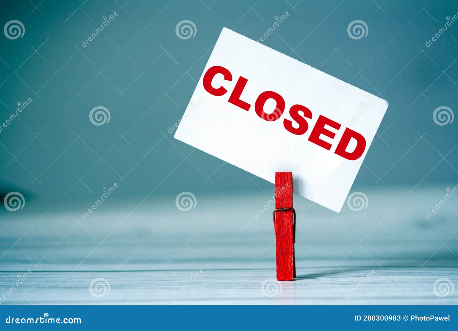 Reminder Sticky Note with Clothes Pin on Table. Sticky Note with ...