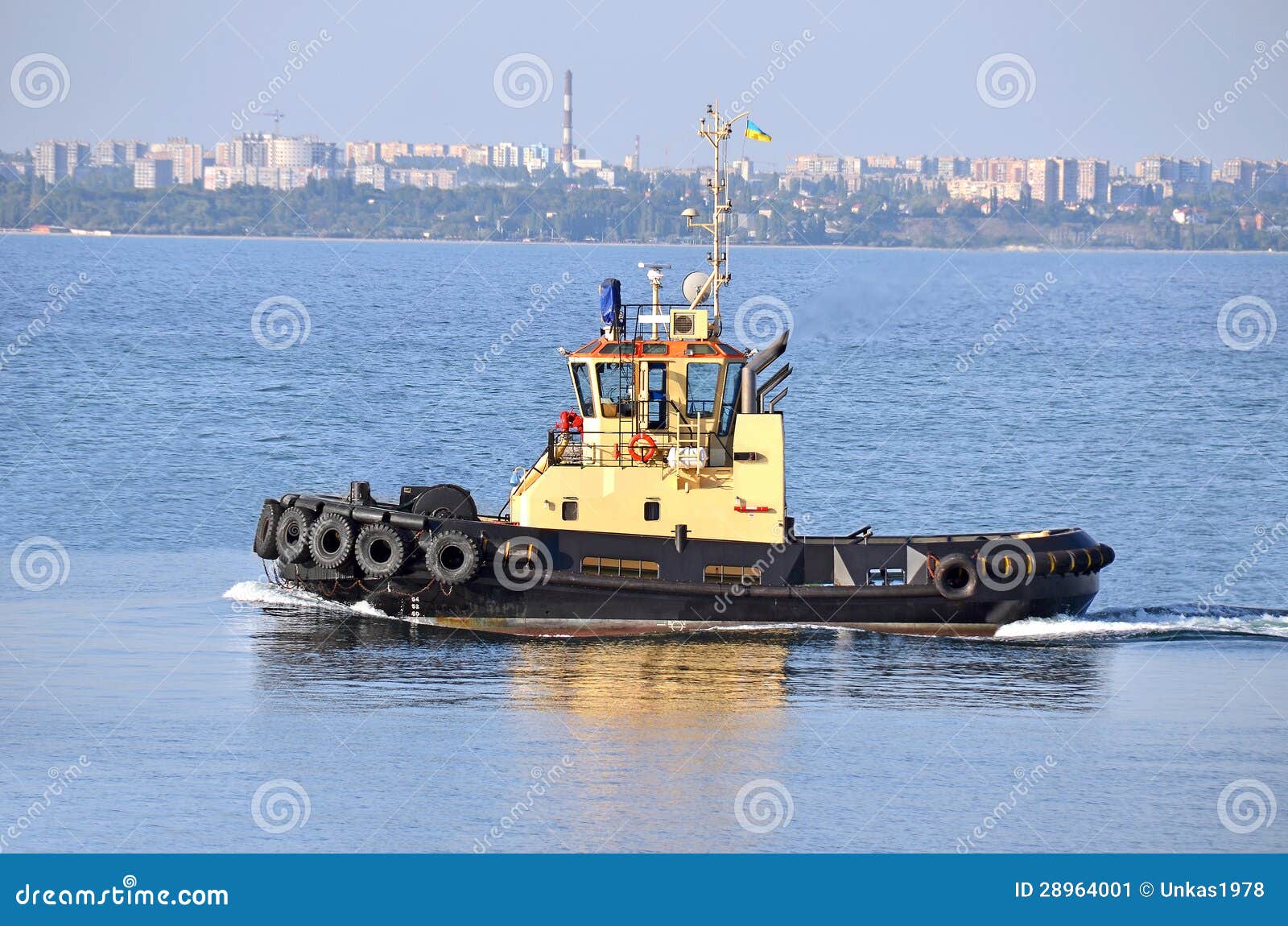 Remorqueur image stock. Image du rivage, glissement, exportation - 28964001