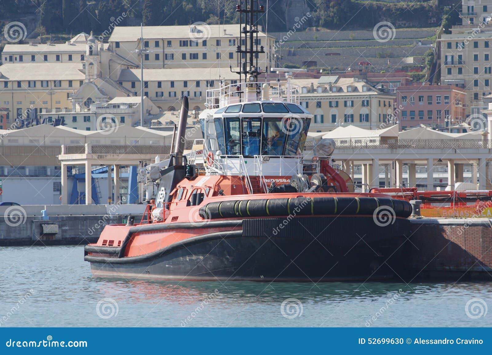 Remorqueur image éditorial. Image du port, matériel, travail - 52699630