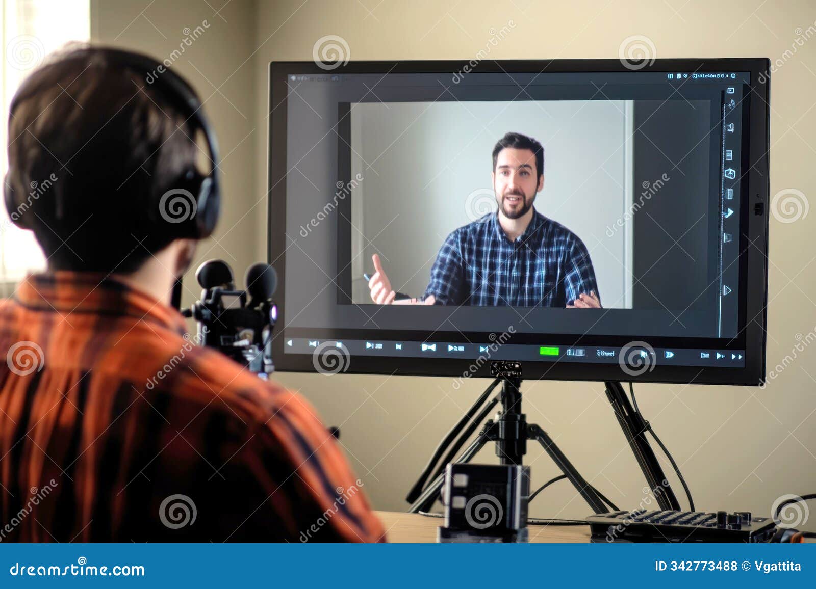 Remote Work Communication and Online Video Conferencing in Home Office ...