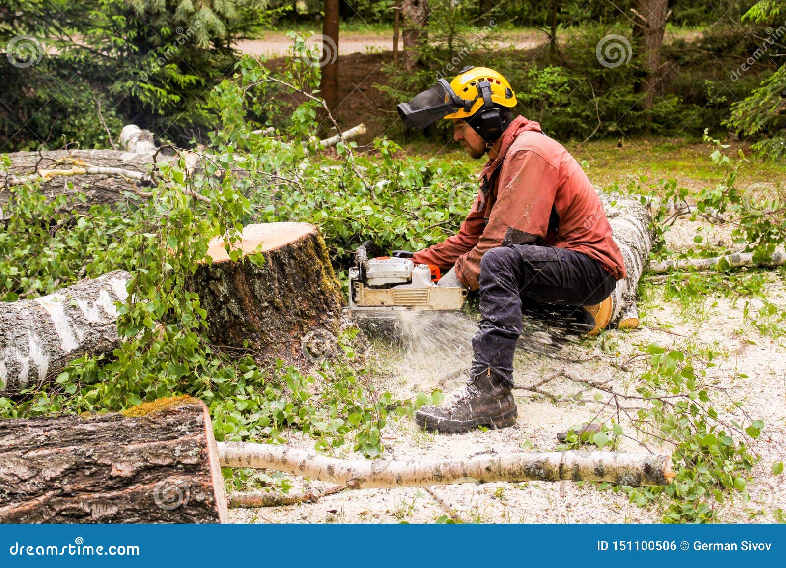Work with a big chainsaw editorial photo. Image of protective - 151100506