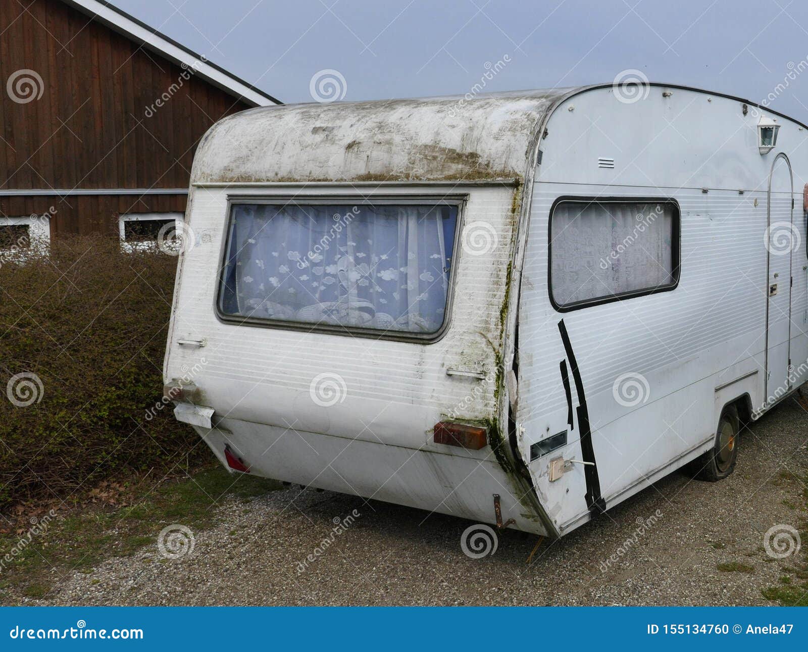 Removal of an Old Caravan To the Junkyard Stock Photo - Image of rust ...