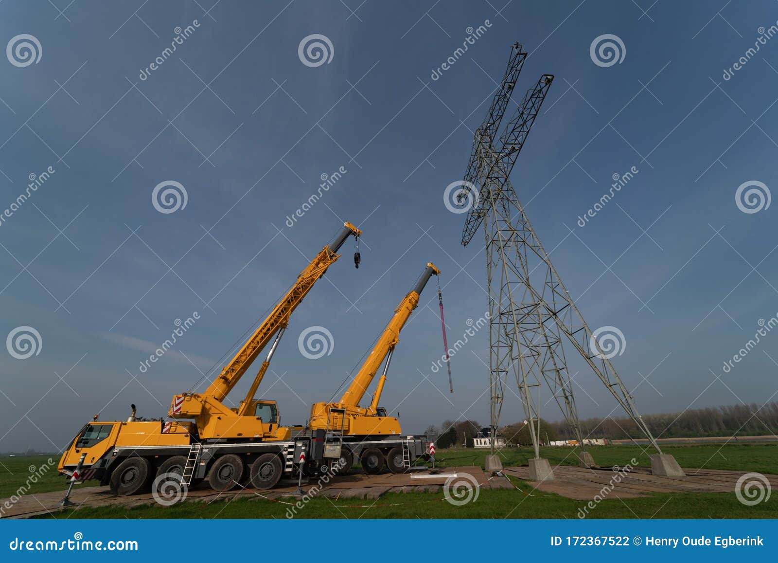 Removing Old Electricity Pylons Stock Photo - Image of flott, pylon ...