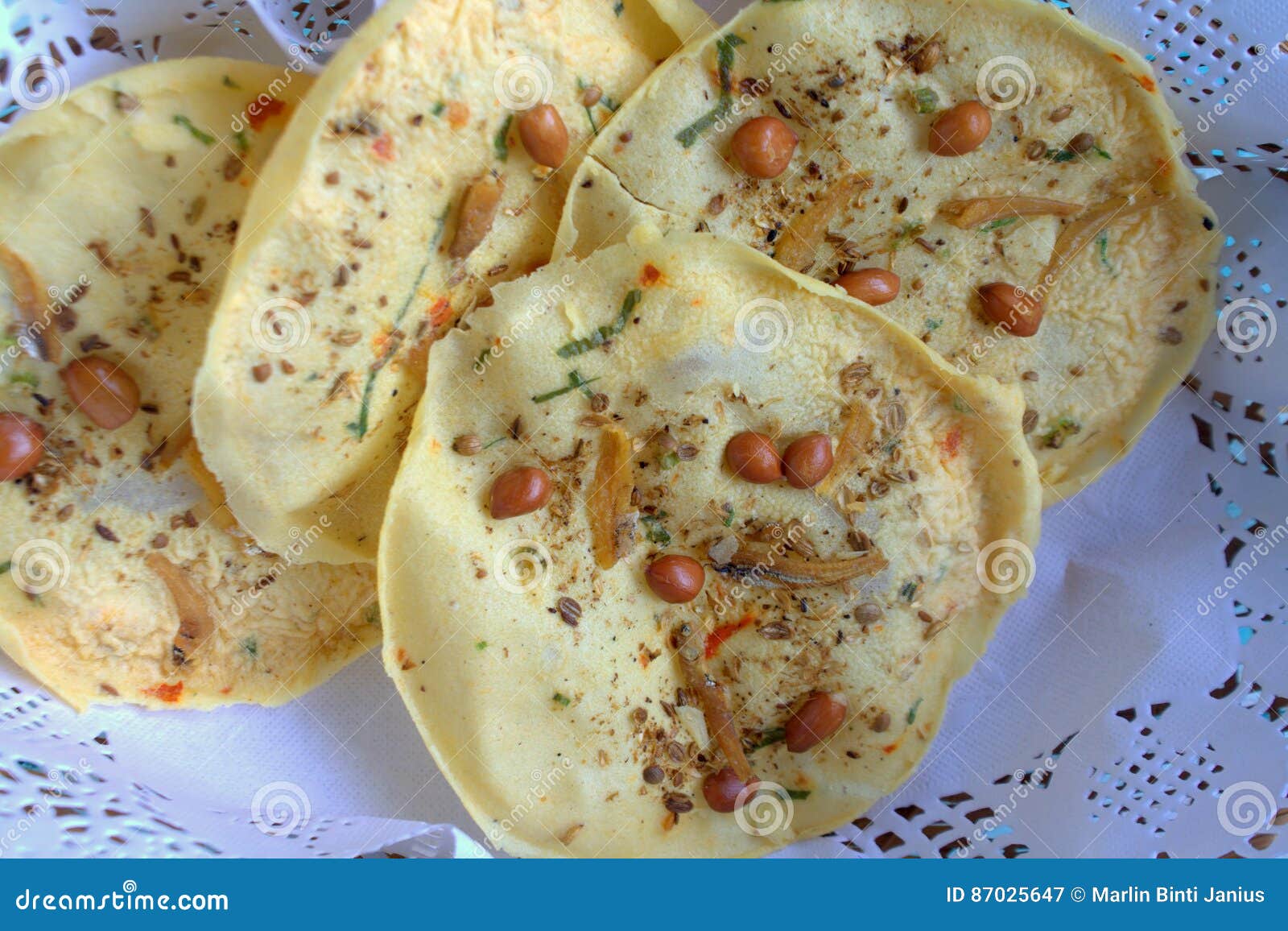 Rempeyek stock image. Image of banana, cuisine, asia - 87025647