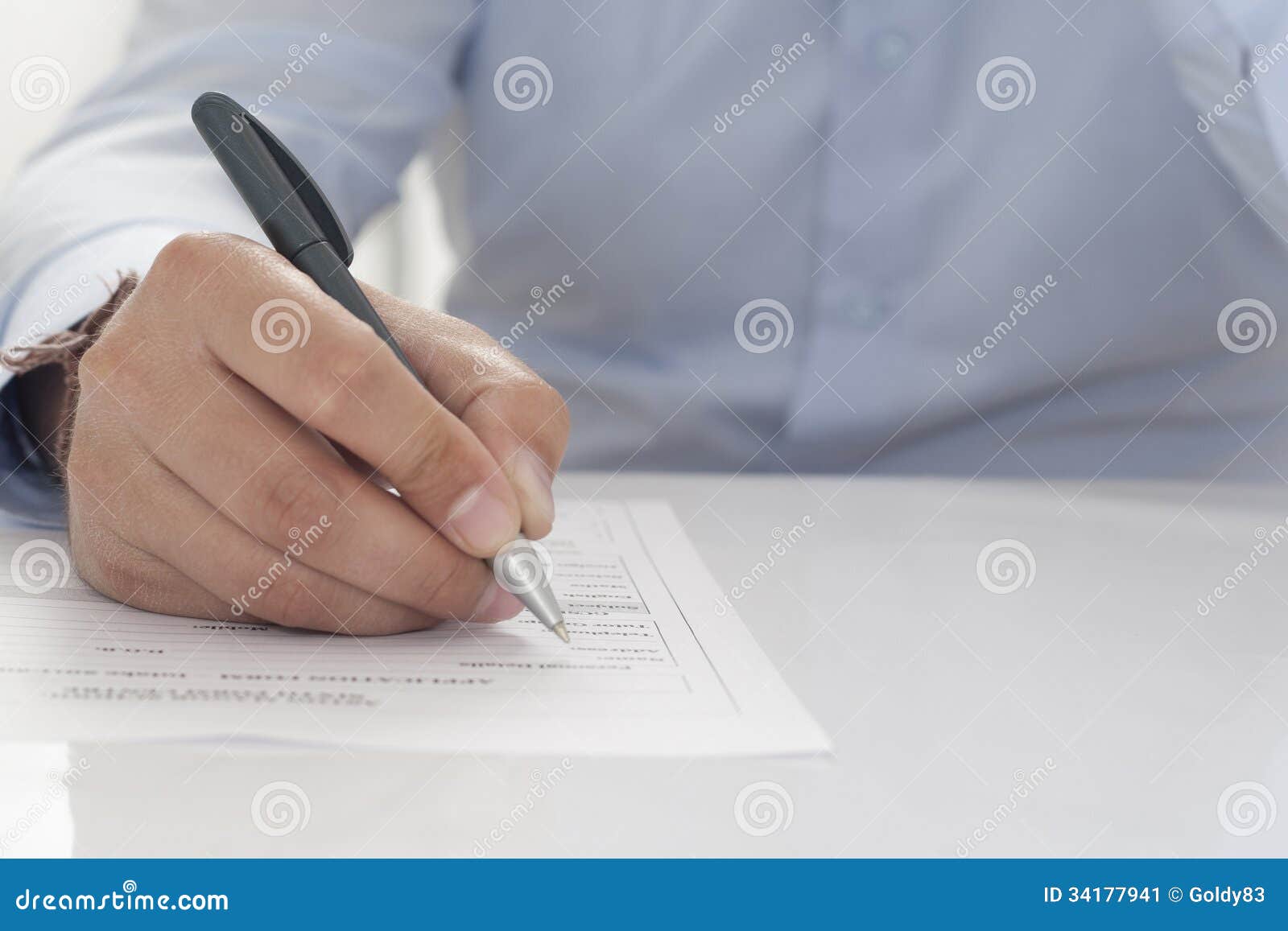 Remplir le formulaire image stock. Image du document - 34177941