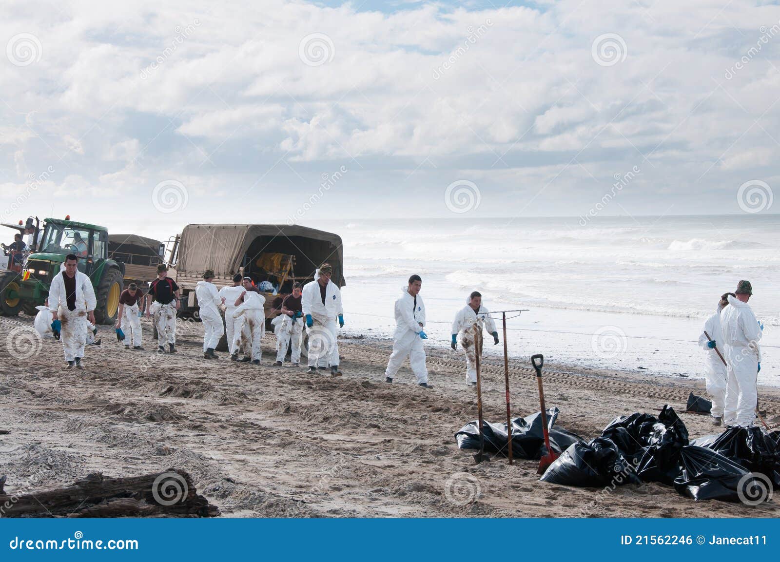 Rena Oil Spill Clean Up Workers Editorial Photo - Image of zealand ...
