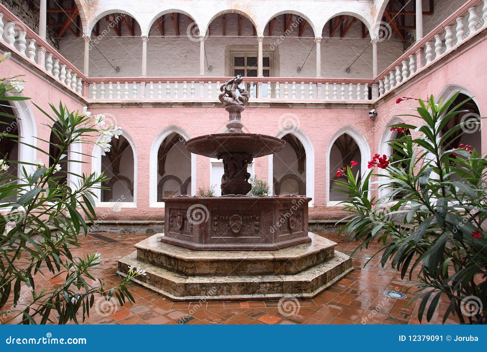 Renaissance palace stock image. Image of hungary, courtyard - 12379091