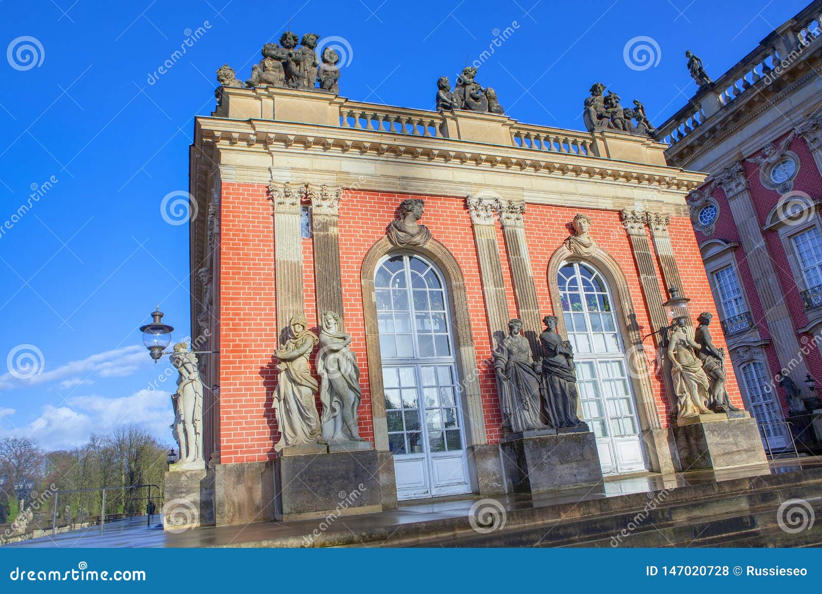 Renaissance statues stock photo. Image of architecture - 147020728