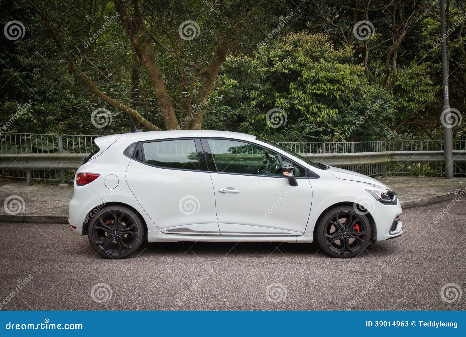 Renault Clio RS Cup 2014 editorial stock photo. Image of luxury - 39014963