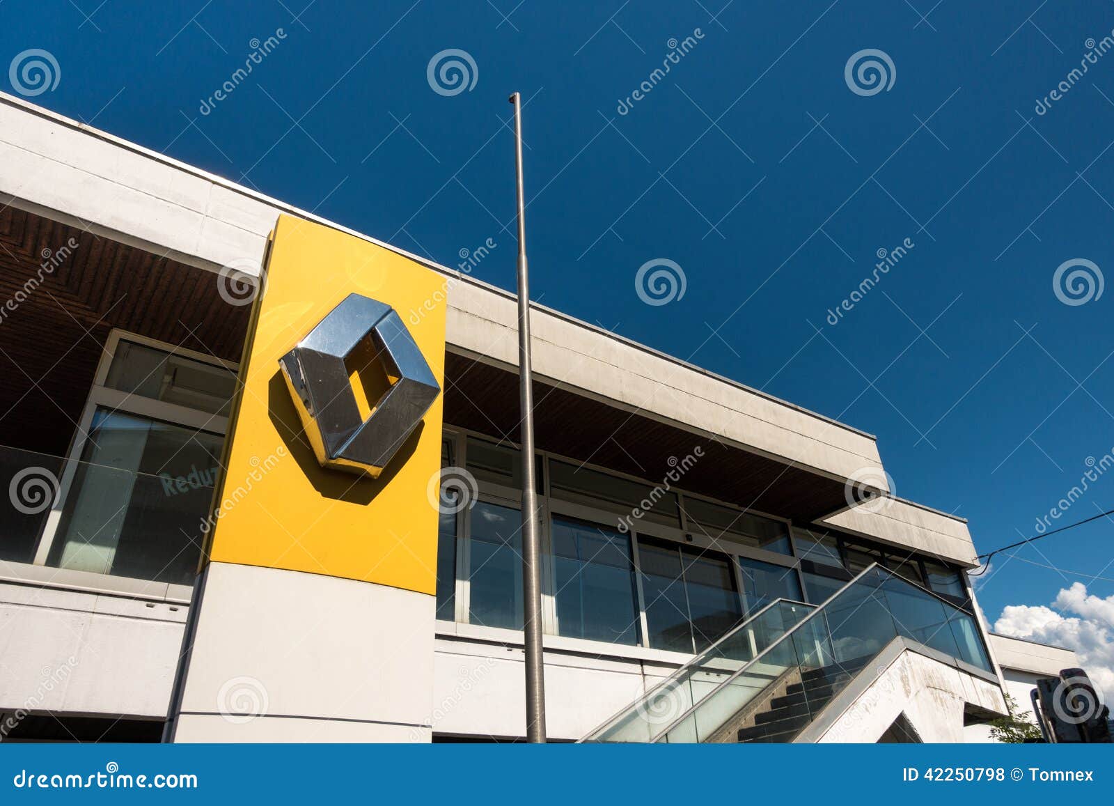 Renault dealership editorial stock photo. Image of space - 42250798