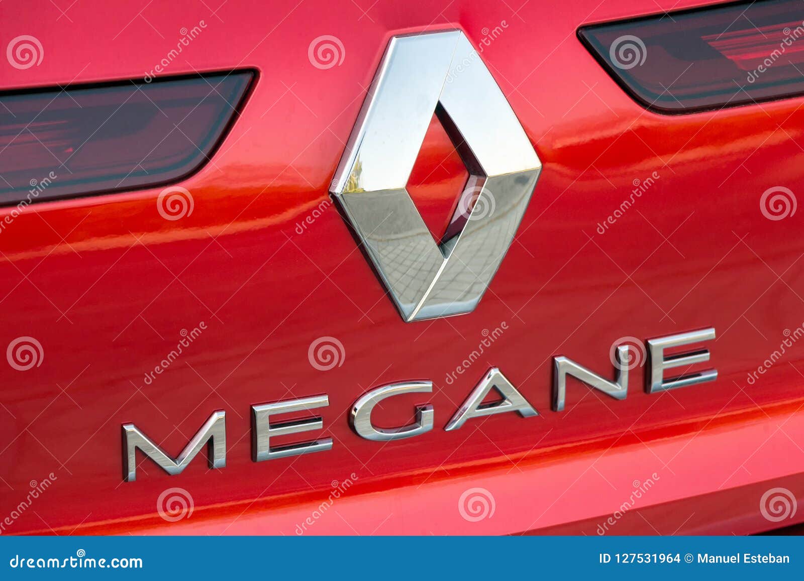 Renault-embleem Op Renault Megane Redactionele Stock Afbeelding - Image ...