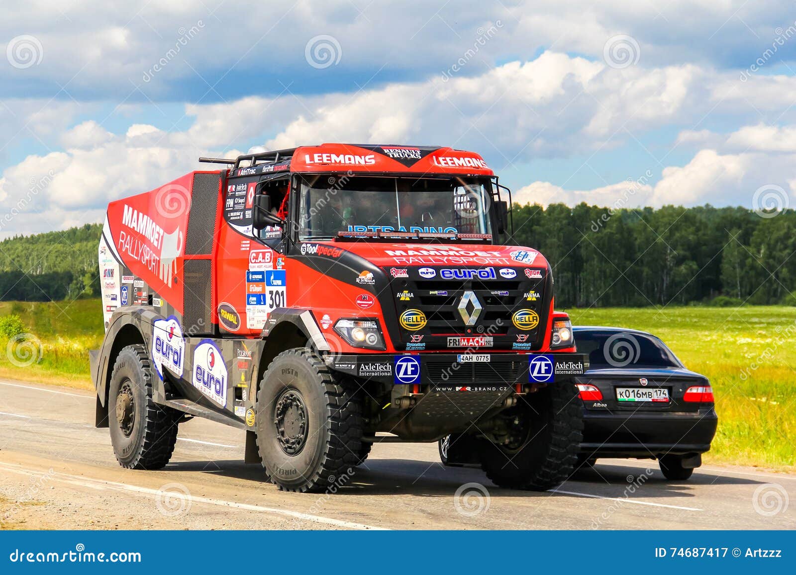 Renault K520 photographie éditorial. Image du coureur - 74687417