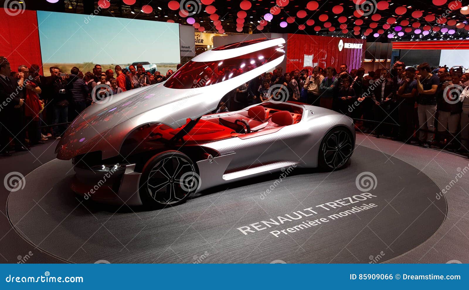 Renault Trezor Paris editorial photo. Image of vehicle - 85909066