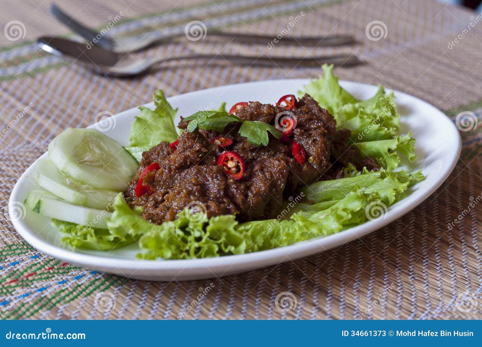 Rendang de boeuf image stock. Image du plaque, déjeuner - 34661373