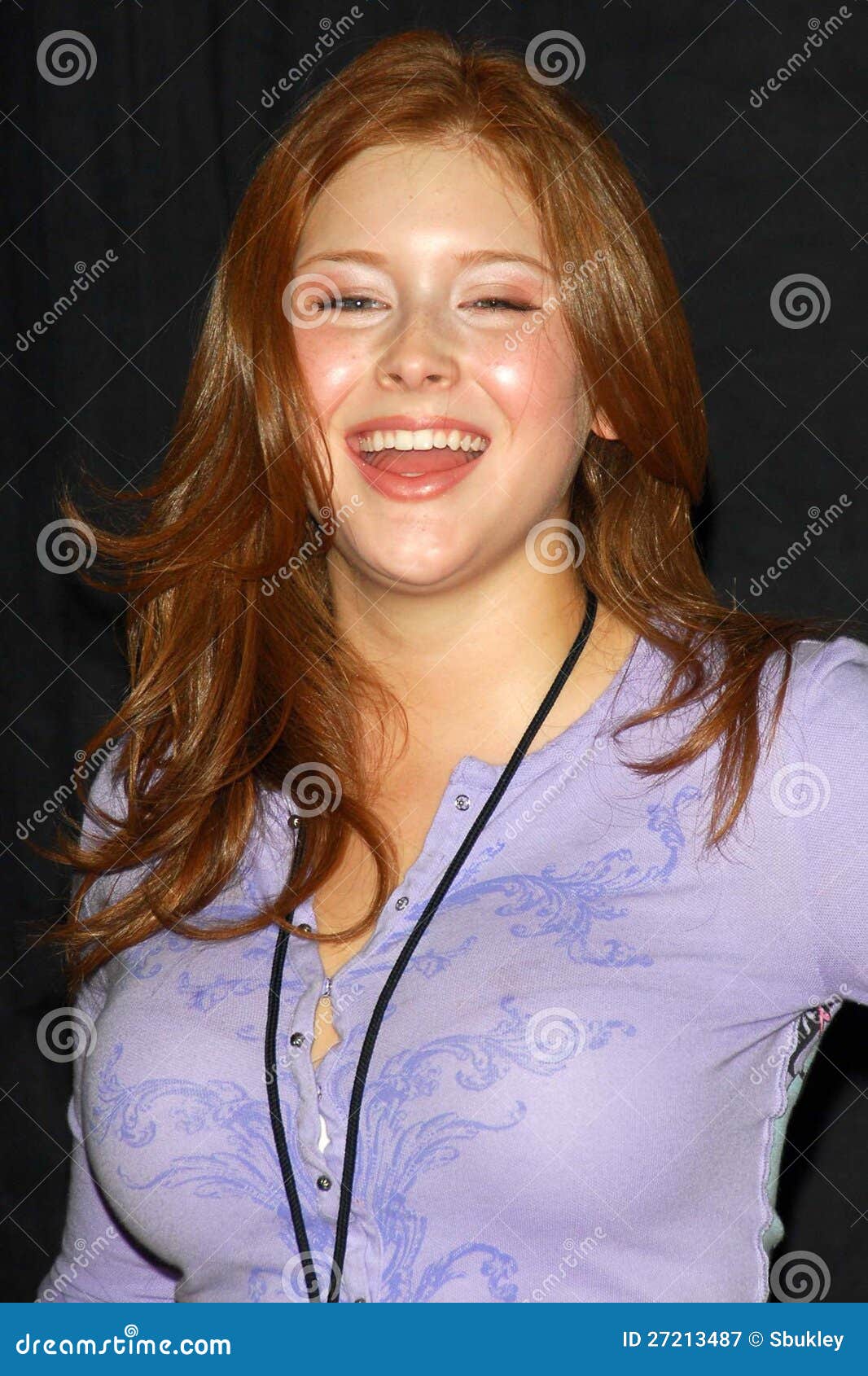 Renee Olstead's Instagram, Twitter & Facebook on IDCrawl