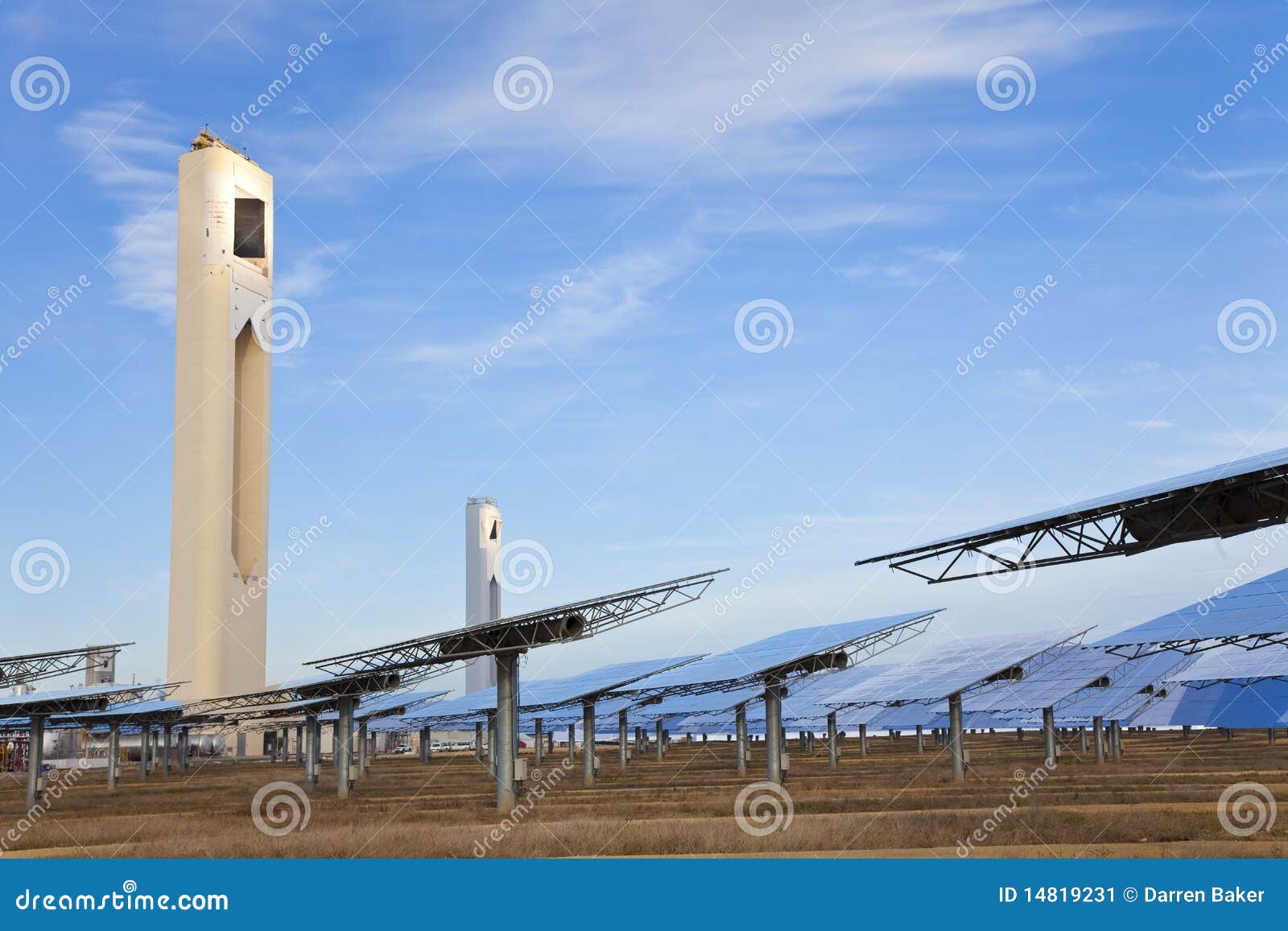 Renewable Green Energy Solar Tower & Mirror Panels Stock Image - Image ...