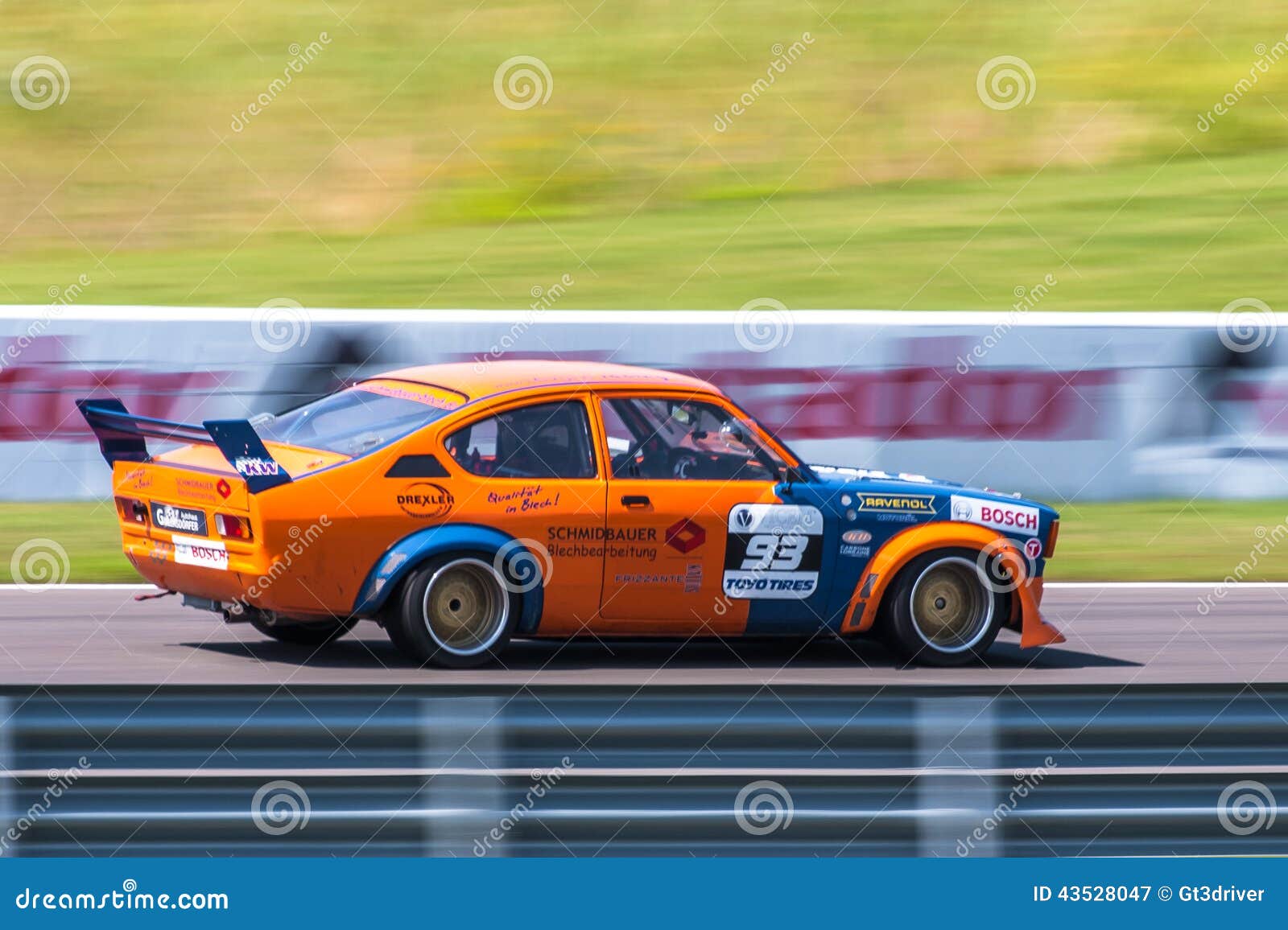 Rennwagen Opels Kadett redaktionelles stockfotografie. Bild von märz ...