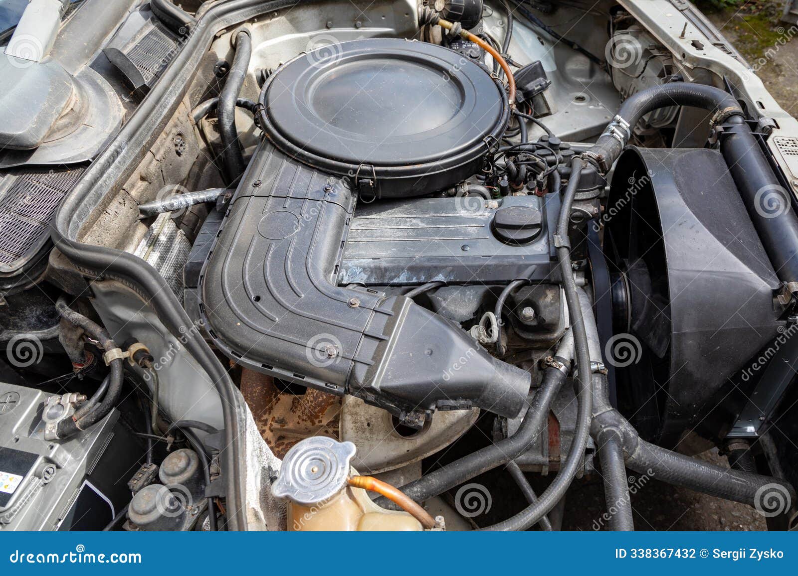 Repair of the Car Engine and Its Components in a Special Car Service ...