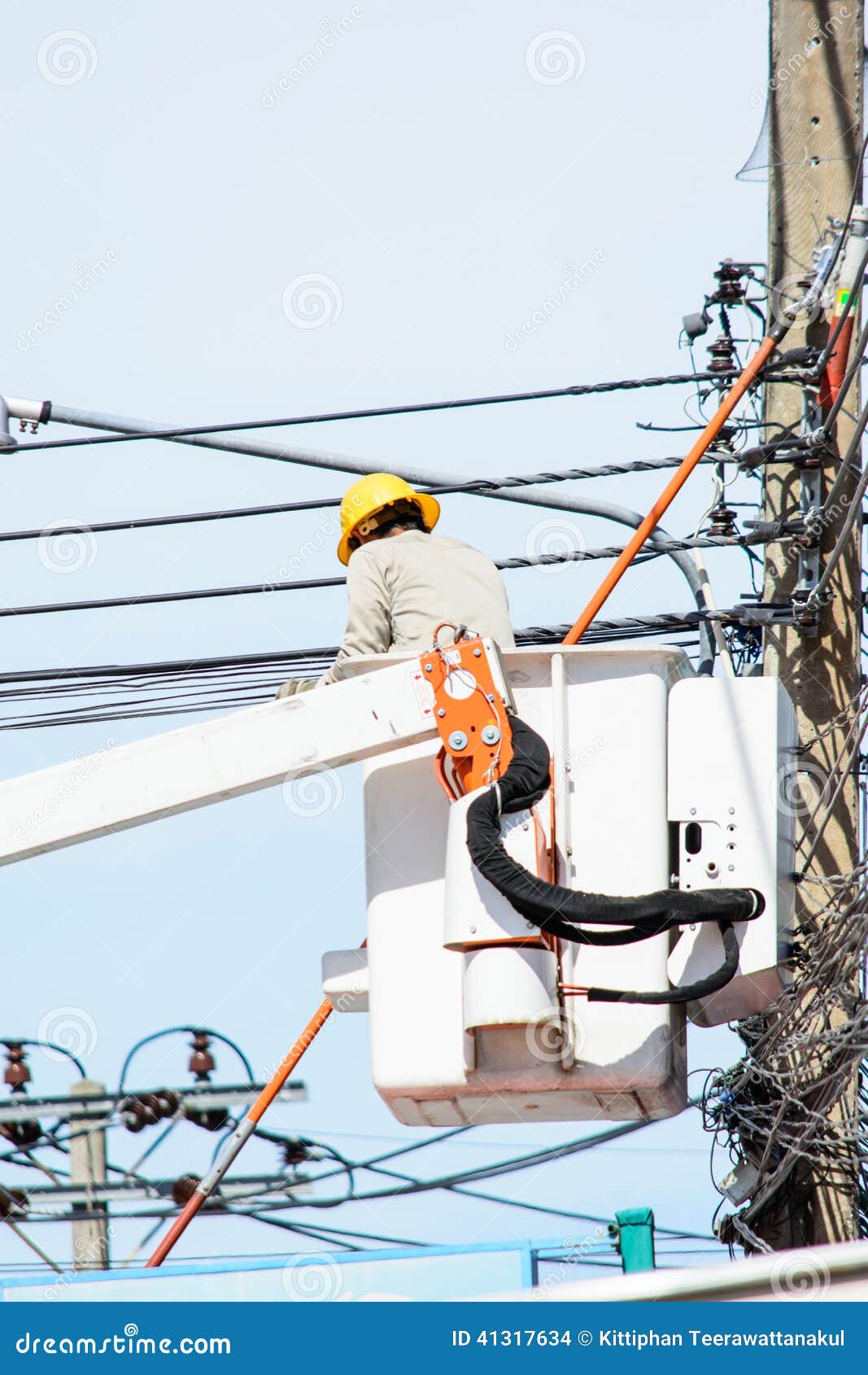 Repair electricity post editorial stock image. Image of restore - 41317634