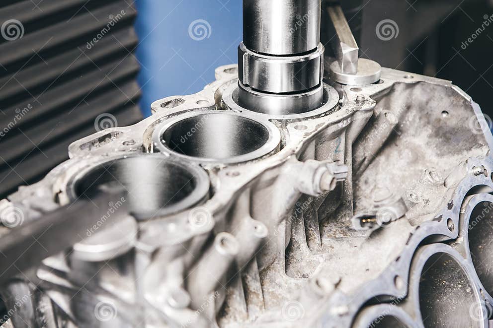 Repair and Elimination of Engine Score. Service Boring Under the Piston ...