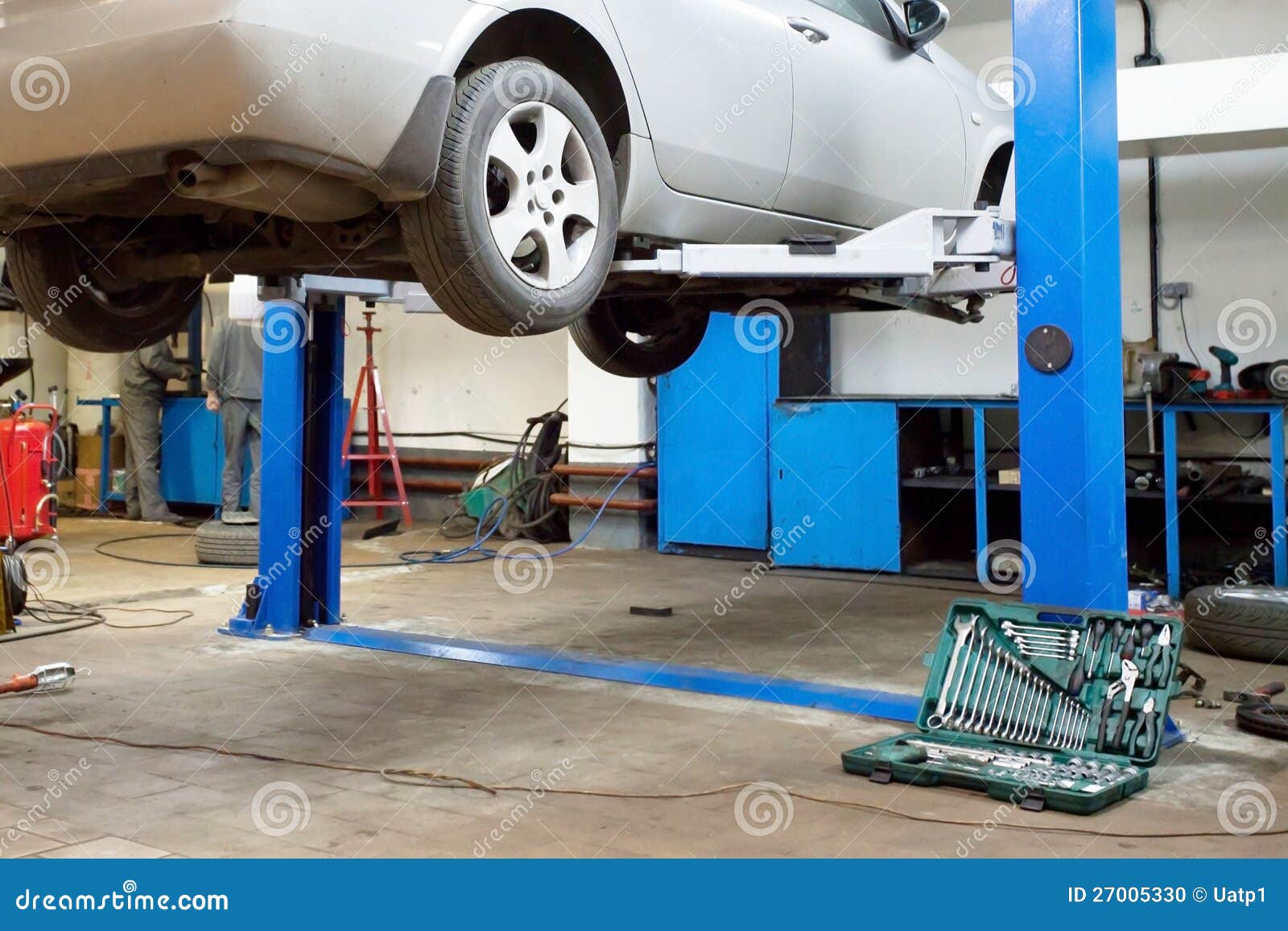 Repair garage stock photo. Image of garage, body, repairing - 27005330