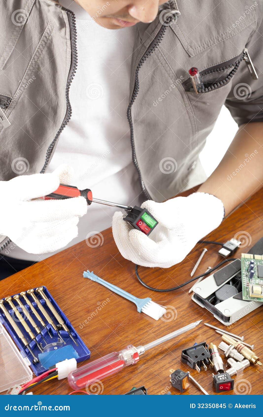 Repair man stock image. Image of expertise, engineer - 32350845
