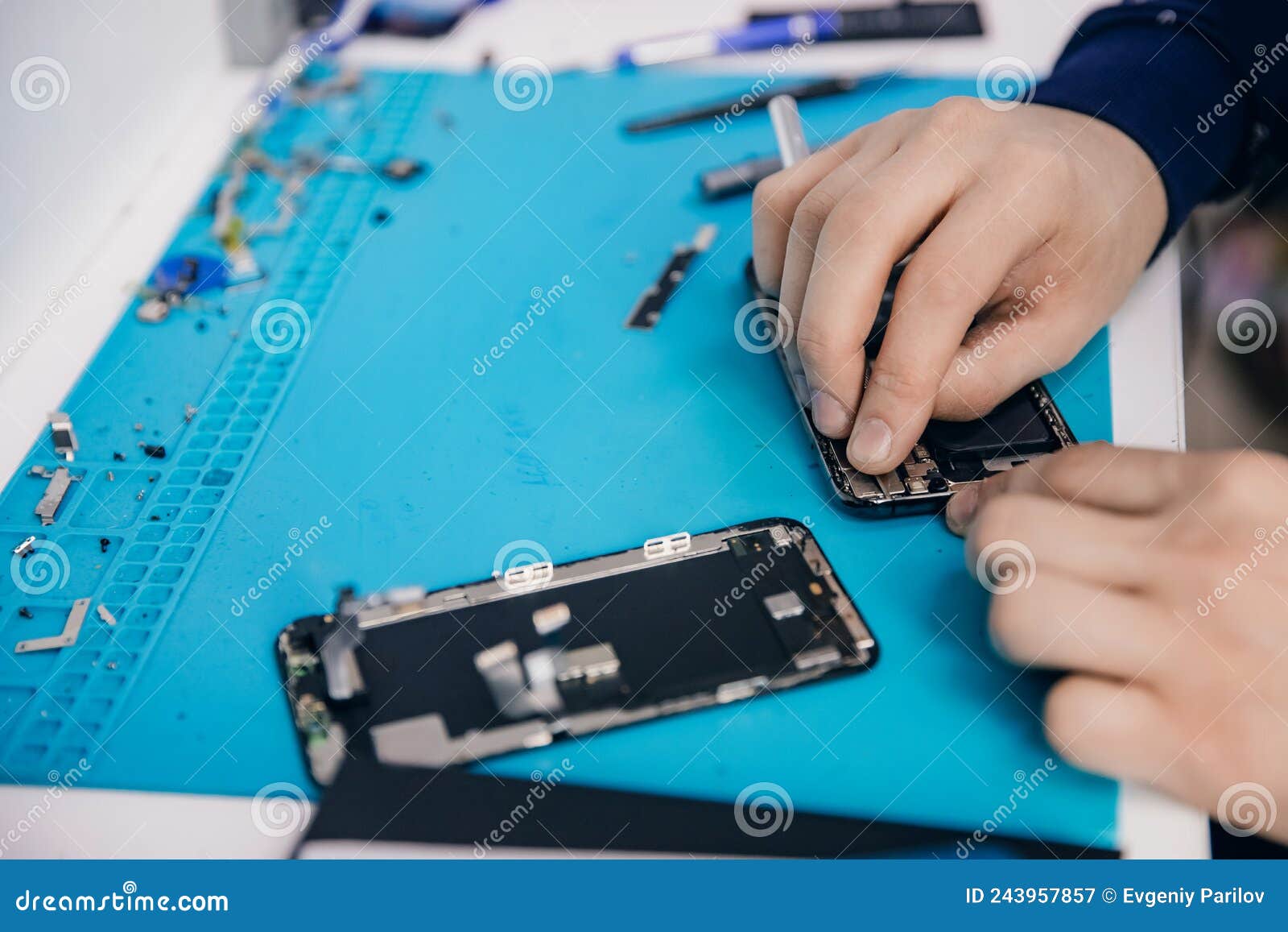 Repair Modern Mobile Phone, Master Disassembles Case To Replace Broken ...