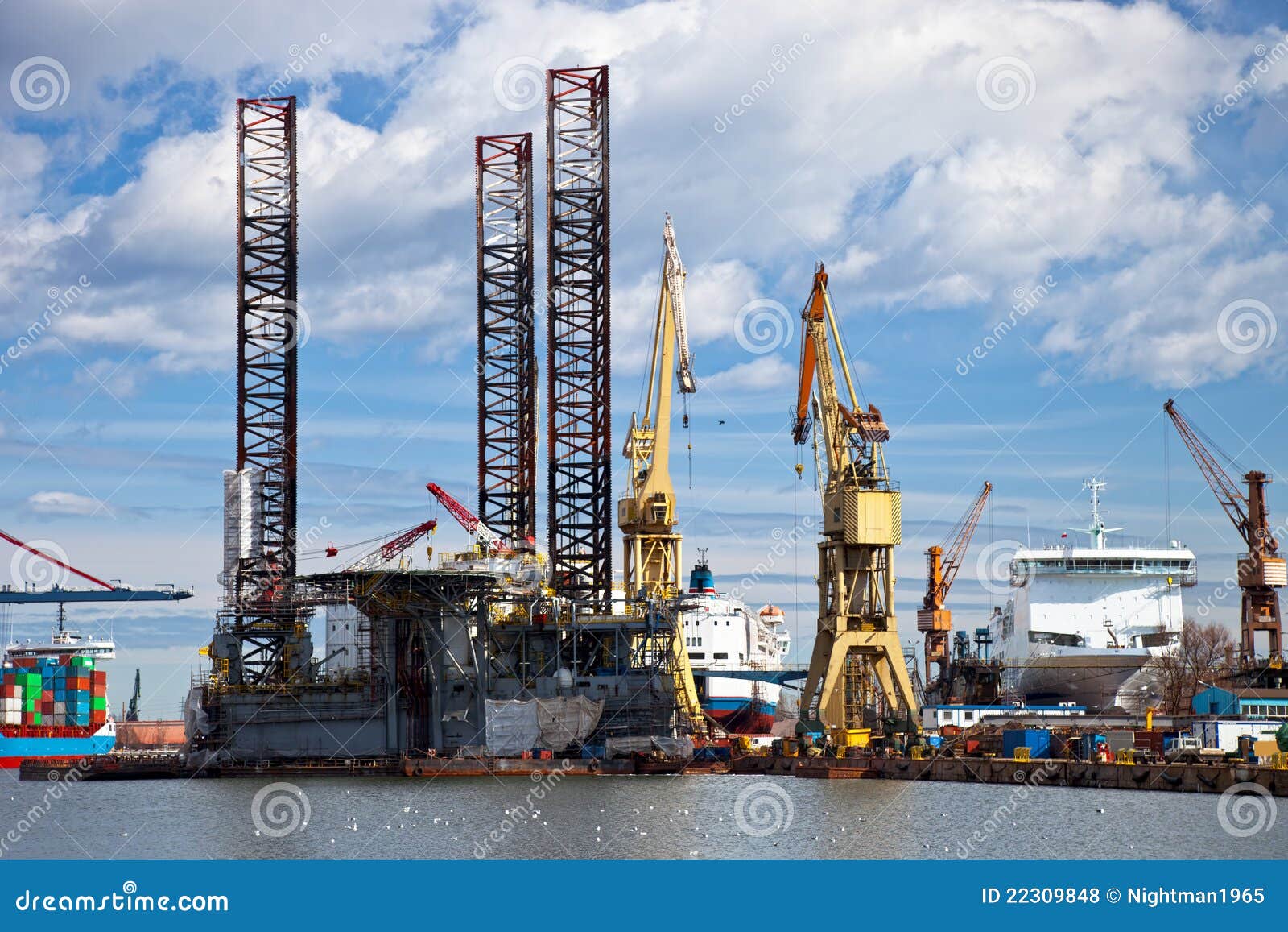 Repair of oil rig stock photo. Image of container, derrick - 22309848