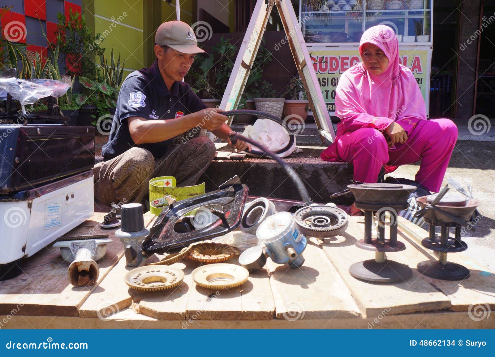 Repairing gas stove editorial stock image. Image of boyolali - 48662134