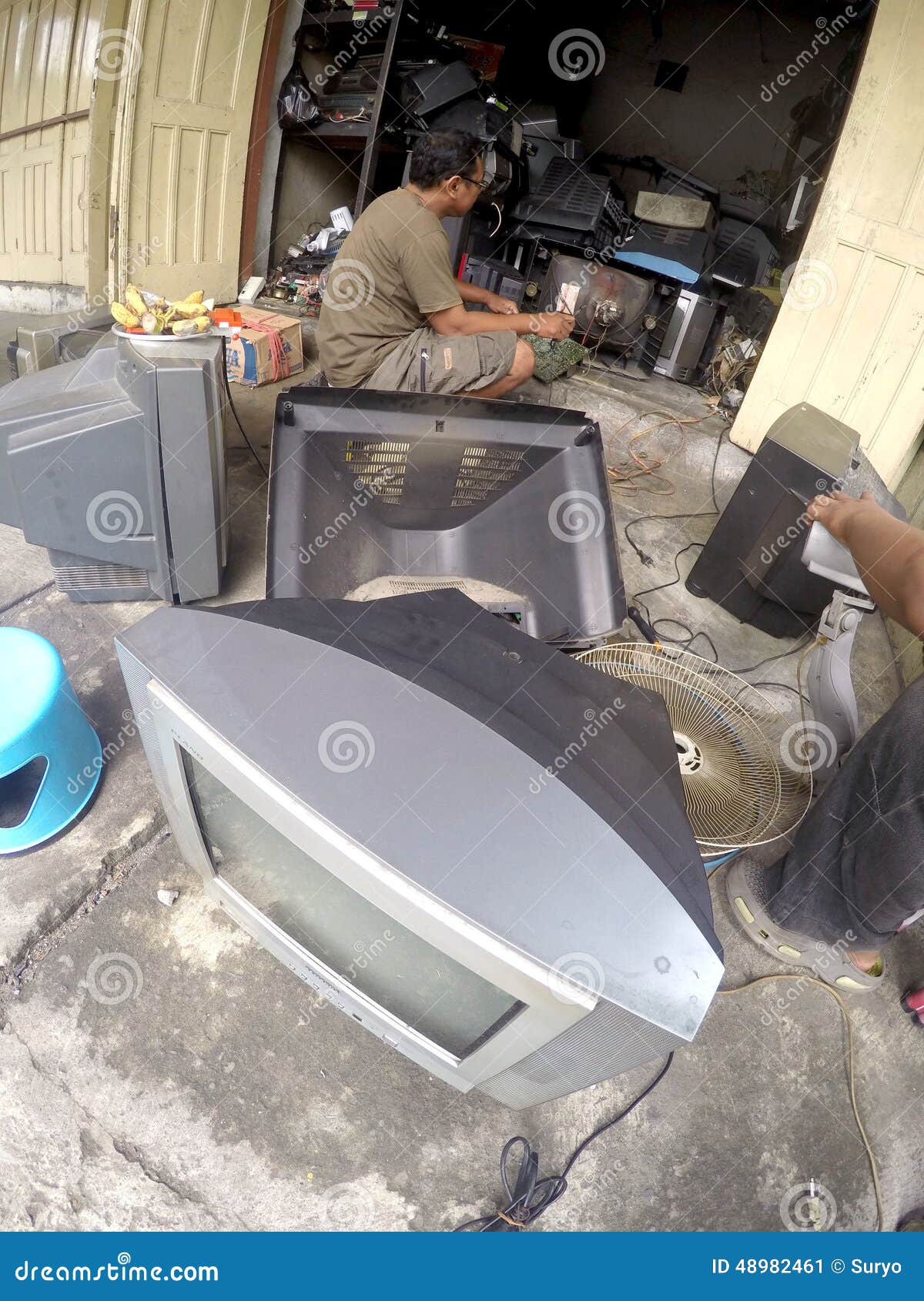 Repairing television editorial photo. Image of repairing - 48982461