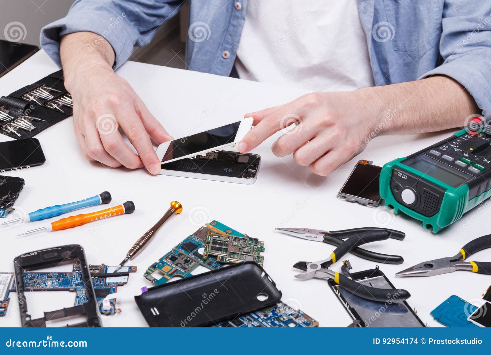 Repairman Disassembling Phone for Inspecting Stock Photo - Image of ...