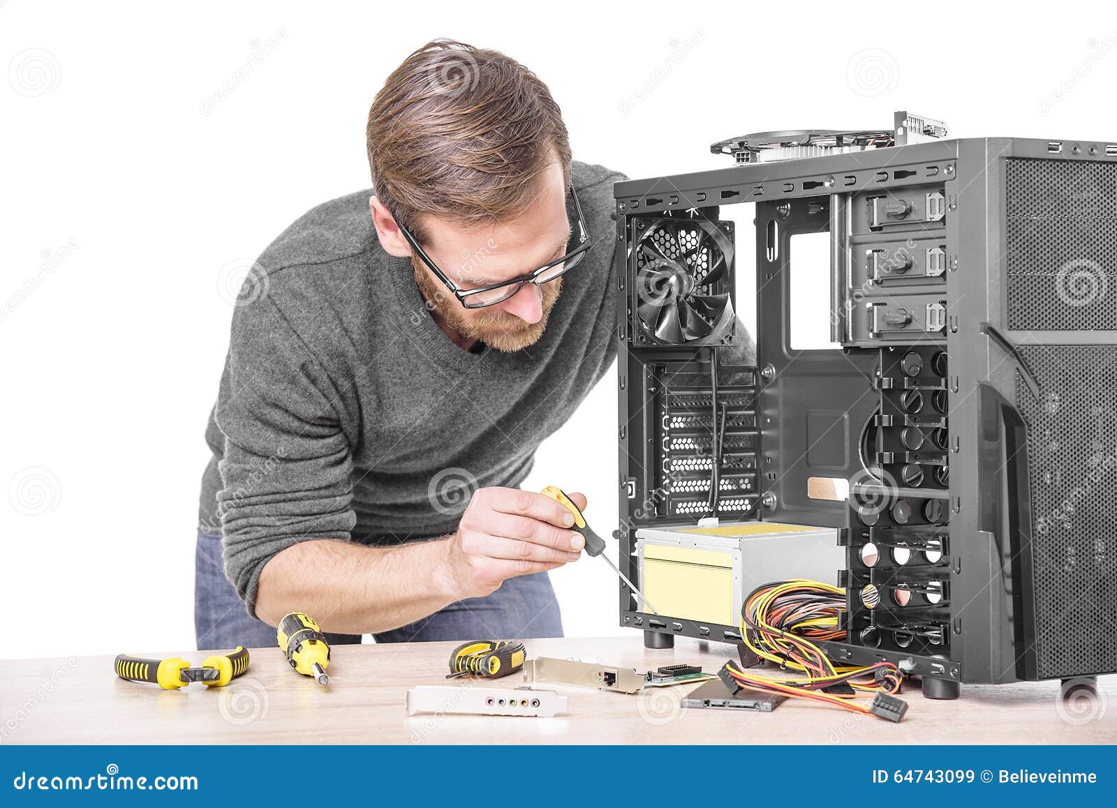 Reparatie van computer stock afbeelding. Image of elektro - 64743099