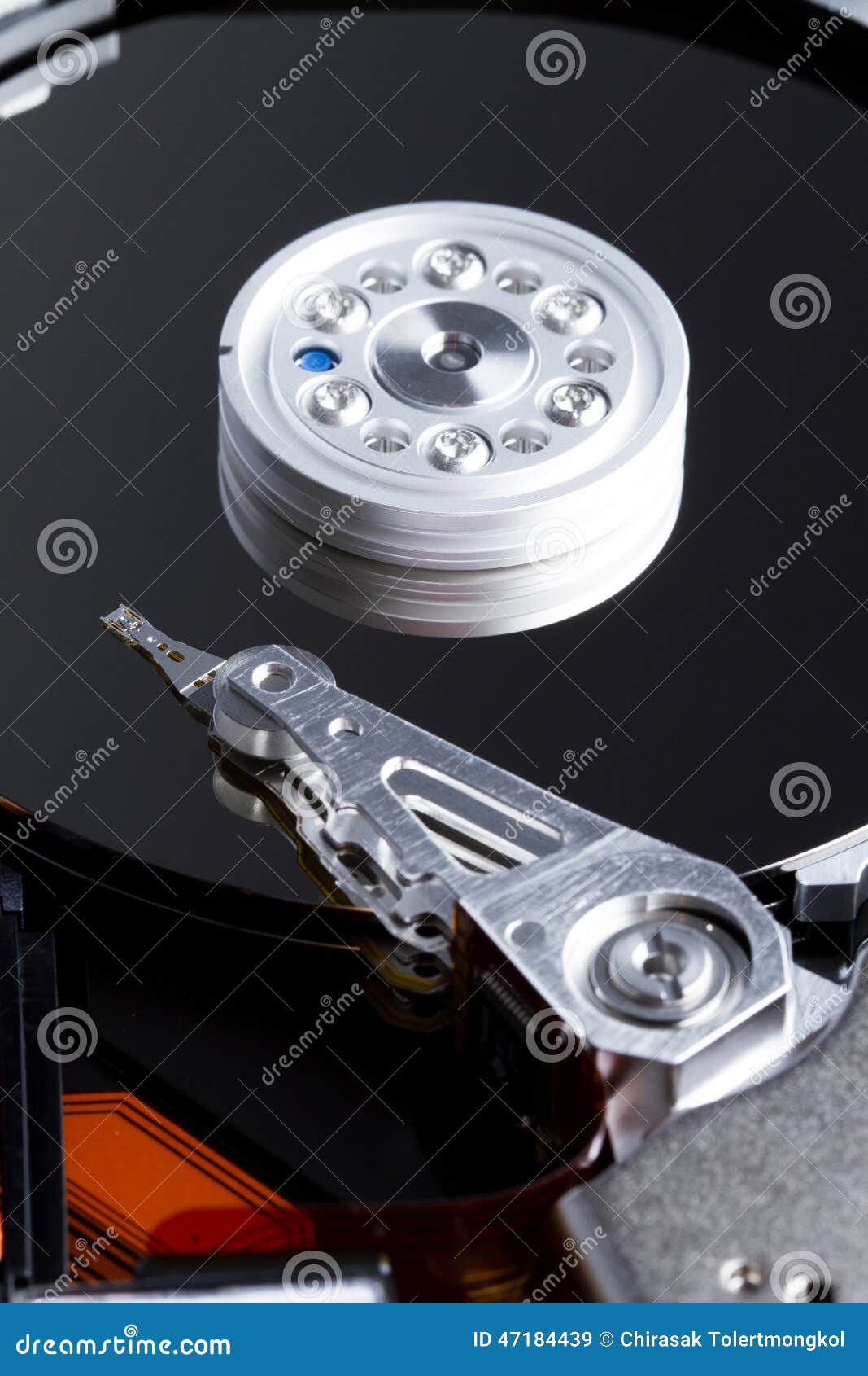 Reparieren Eines Computer-Teils Stockbild - Bild von schreibtisch ...