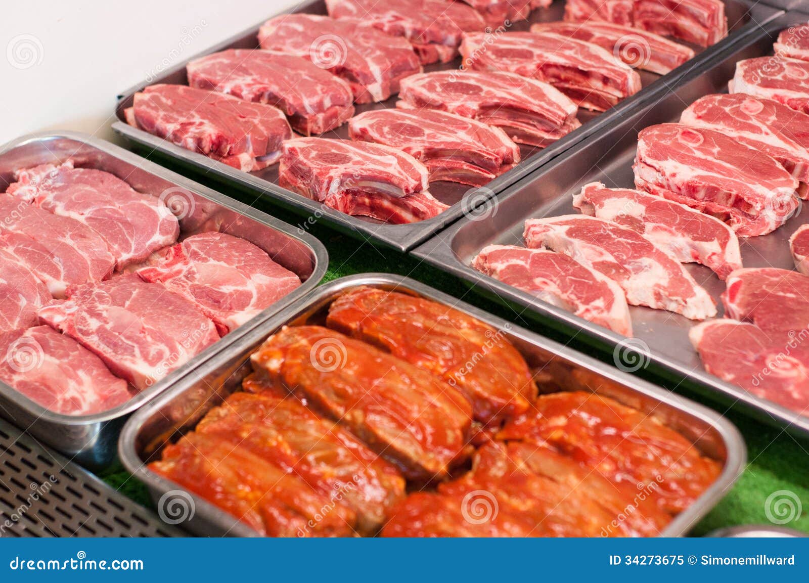 Repartido perfectamente imagen de archivo. Imagen de rebanado - 34273675