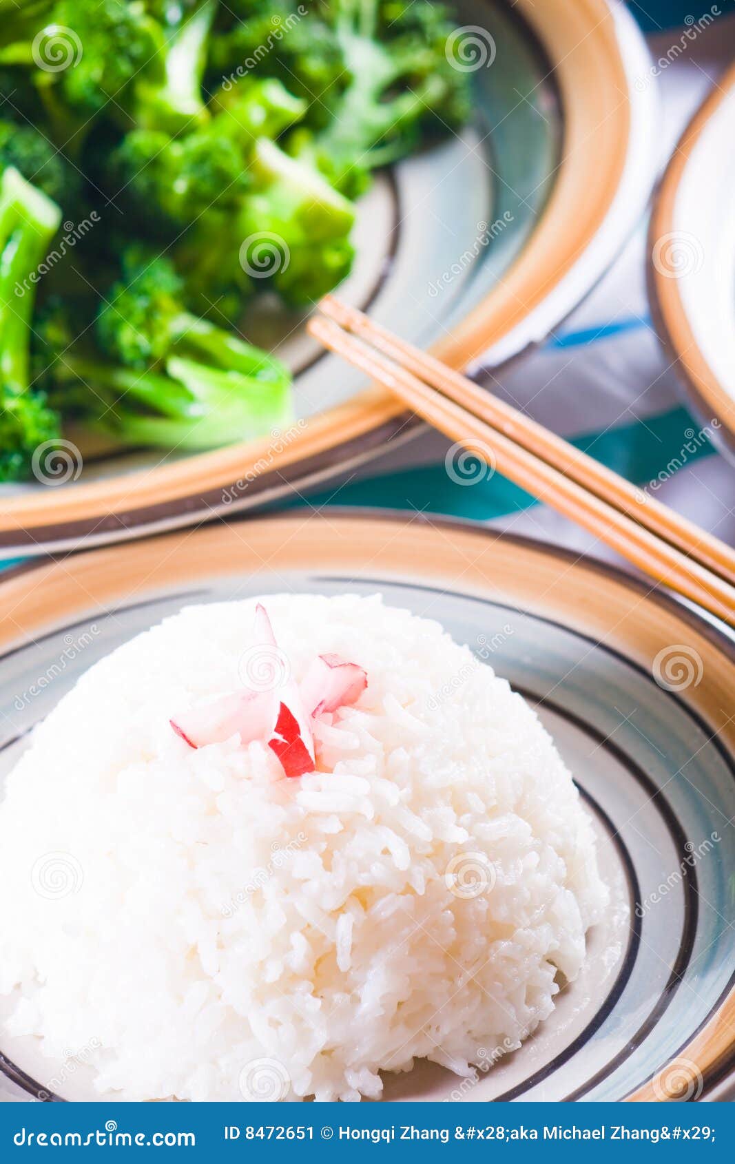 Repas chinois image stock. Image du condiments, cuit, cuvette - 8472651