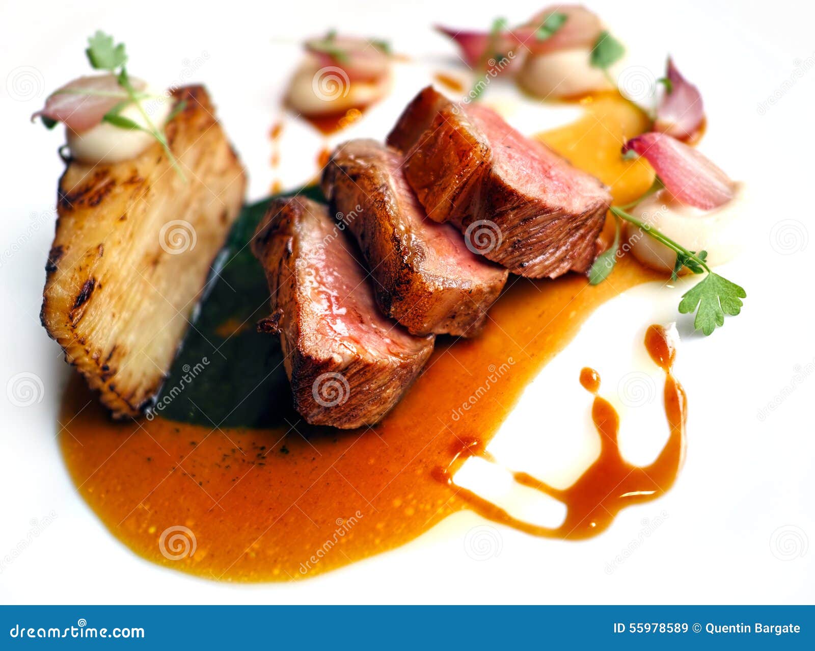 Repas Gastronomique De Filet D'agneau Image stock - Image du offre ...