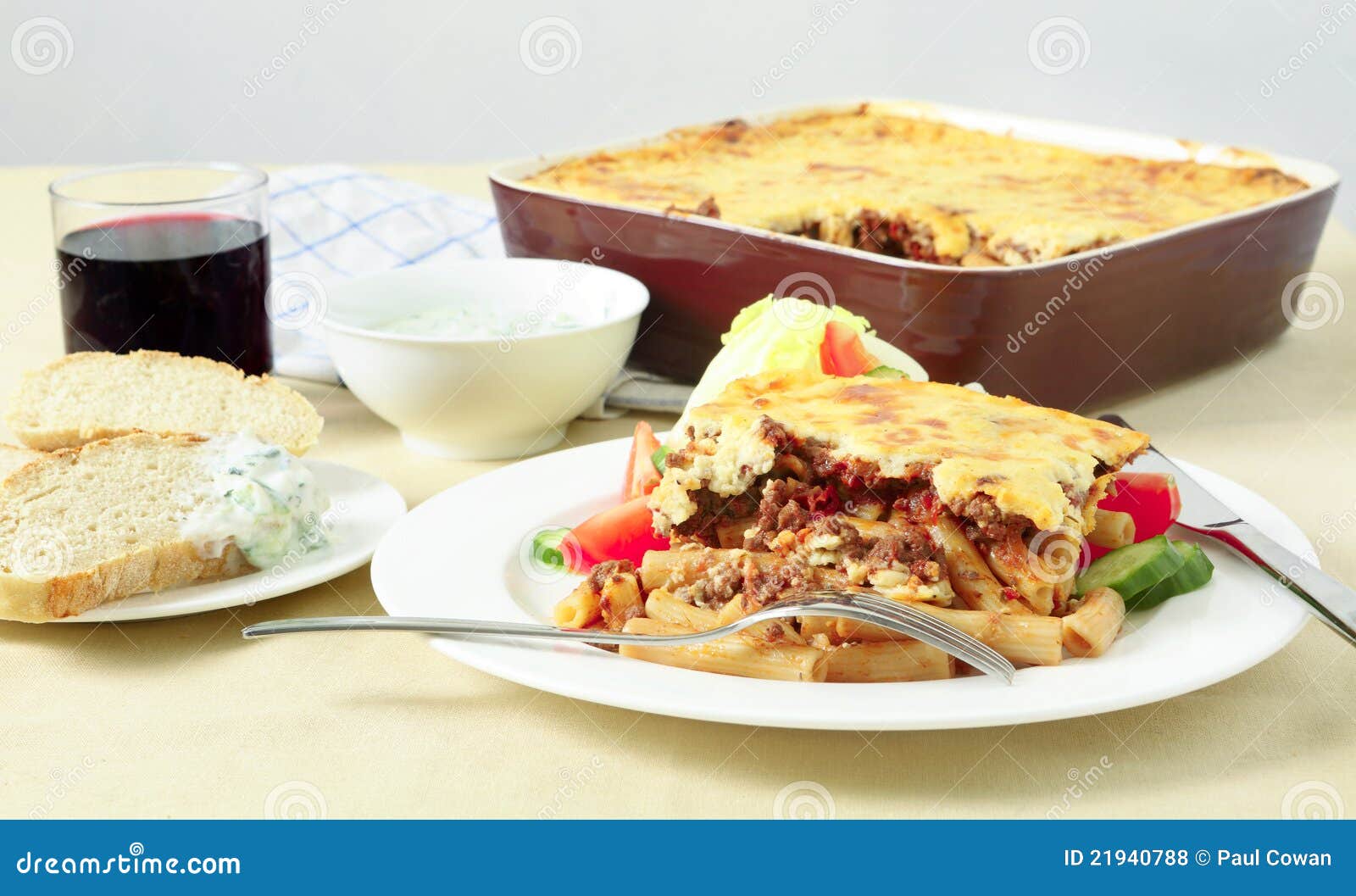 Repas Grec De Taverna De Pastitsio Photo stock - Image du café, glace ...